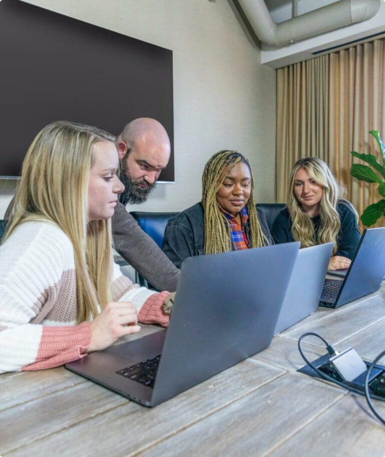 Simplifying end-to-end supply chain | About Us | Ware2Go